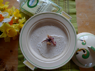 the fox and the mountain: Carrageen Moss Pudding....and some excuses!