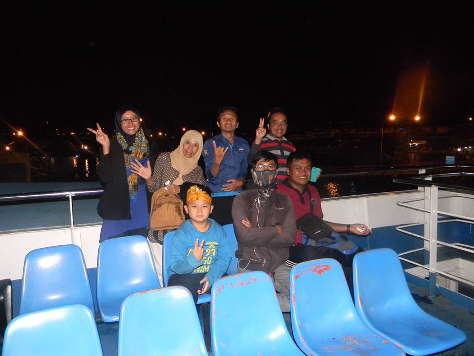 Asyiknya Naik Ferry itu Dapat Kehangatan Indonesia Mini