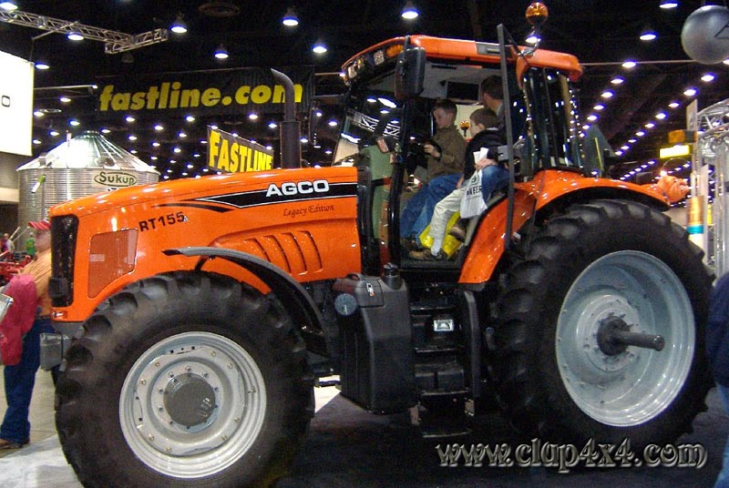 Tractors - Farm Machinery: AGCO Tractor