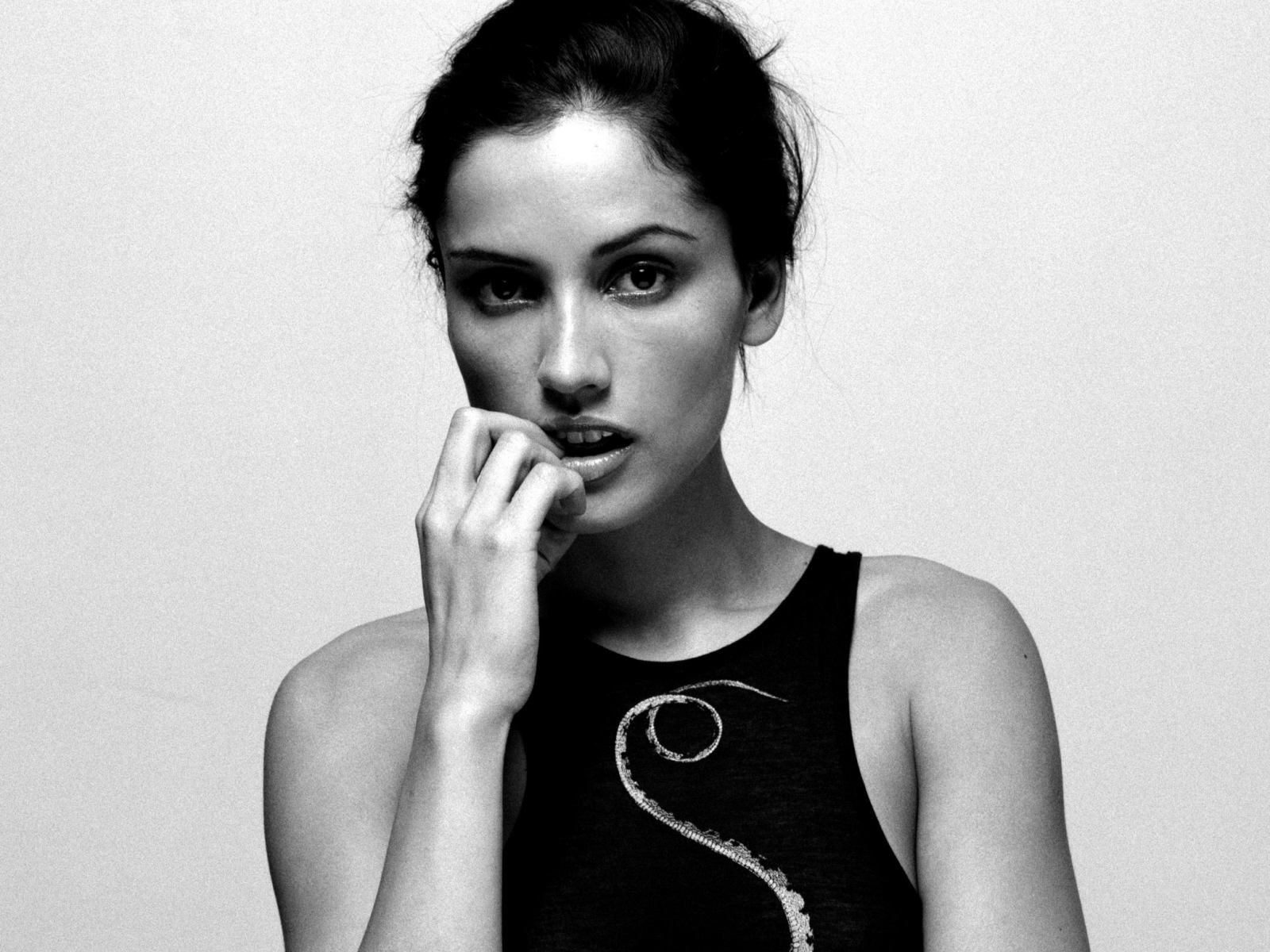 Female Celebrities Chilean Actress Model Leonor Varela Gallery