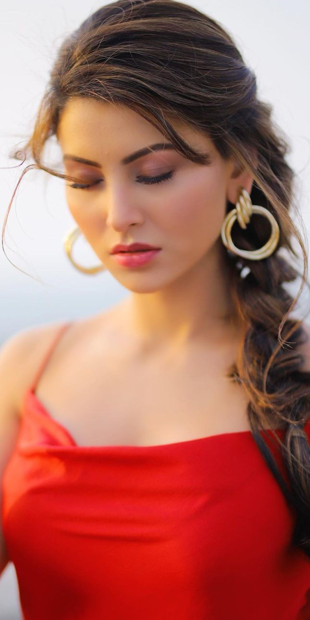 Urvashi Rautela Wallpaper [HD]