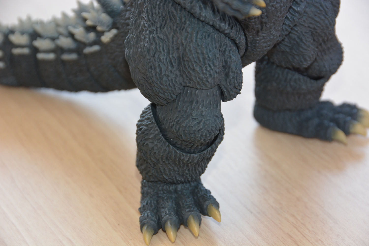 Steven's Toy Blog: S.H. MonsterArts Godzilla 1989 in-hand pictures and box