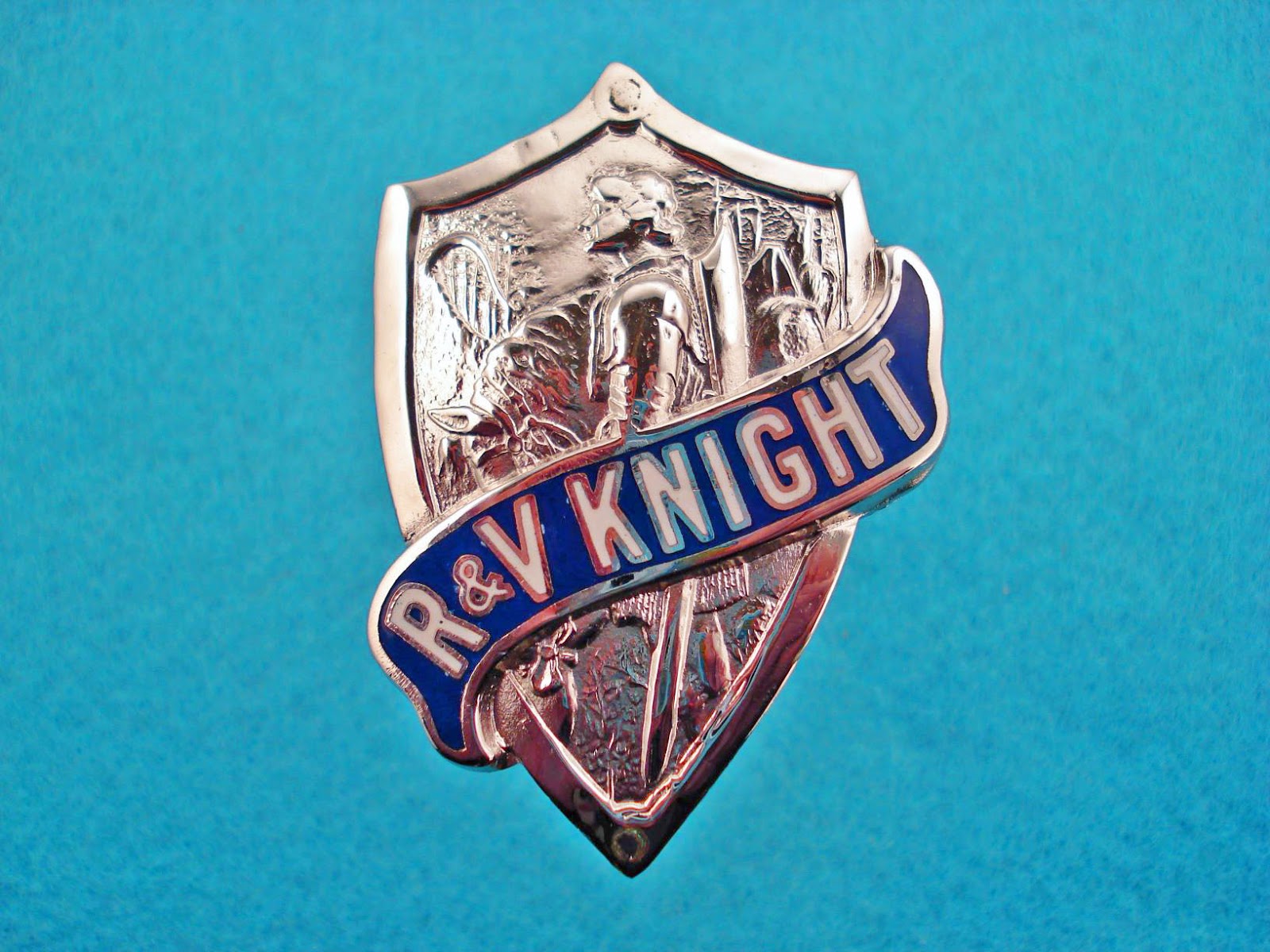 American Auto Emblems: R&V KNIGHT