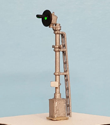 Tracks across Nevada: About N Scale searchlight signals