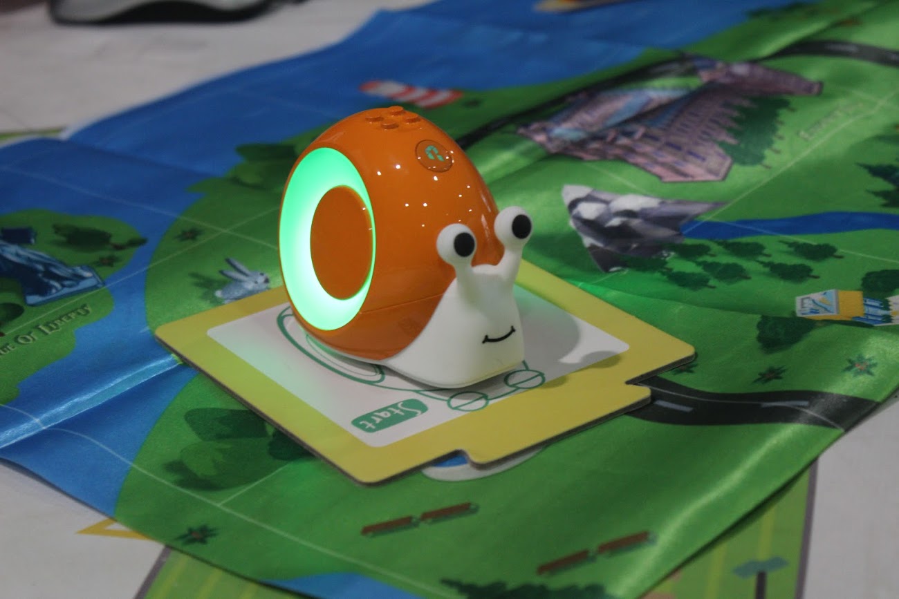 Revista Digital El Recreo: Sobre Qobo, un robot para los más pequeños.