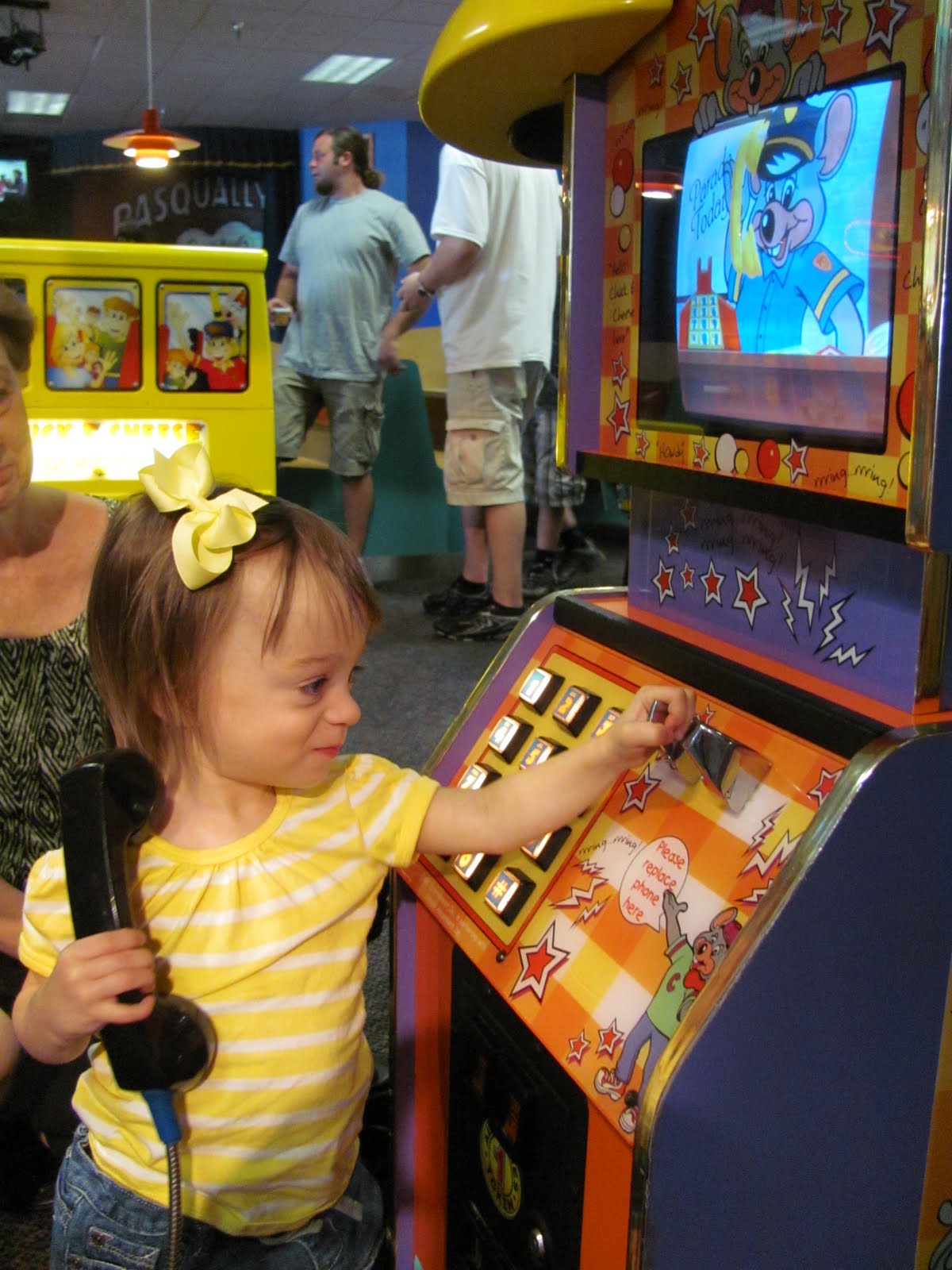 The Parish Family: Chuck-E-Cheese
