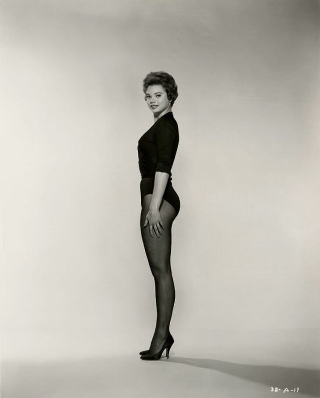 Gorgeous Photos of Juliet Prowse in the 1950s and ’60s ~ Vintage Everyday