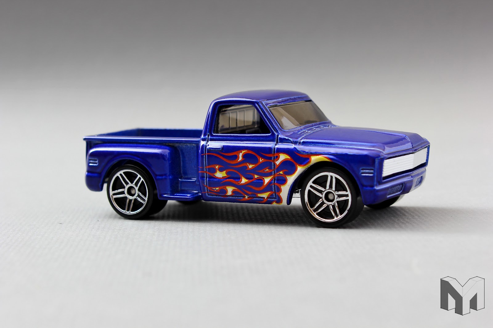 Ian's Diecast: Hotwheels: Custom 69 Chevy