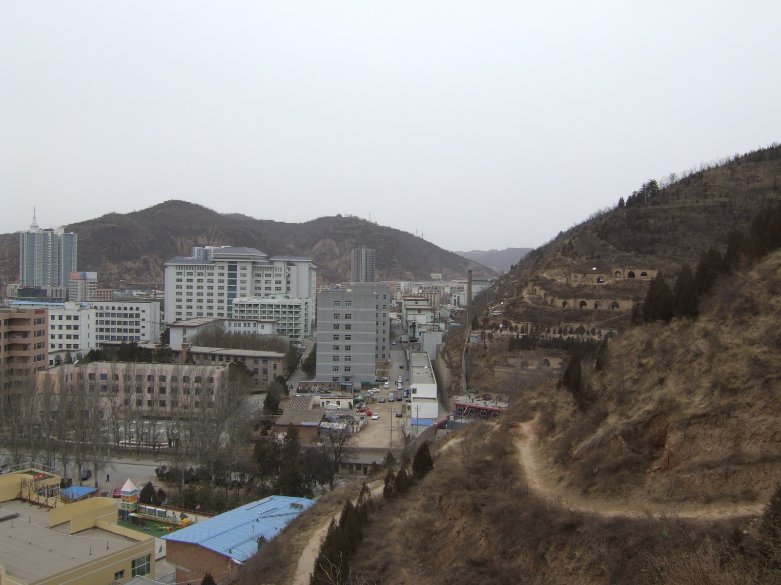 Clare's Research Trip 2010-2011: Chairman Mao and Yaodong Cave Dwellings