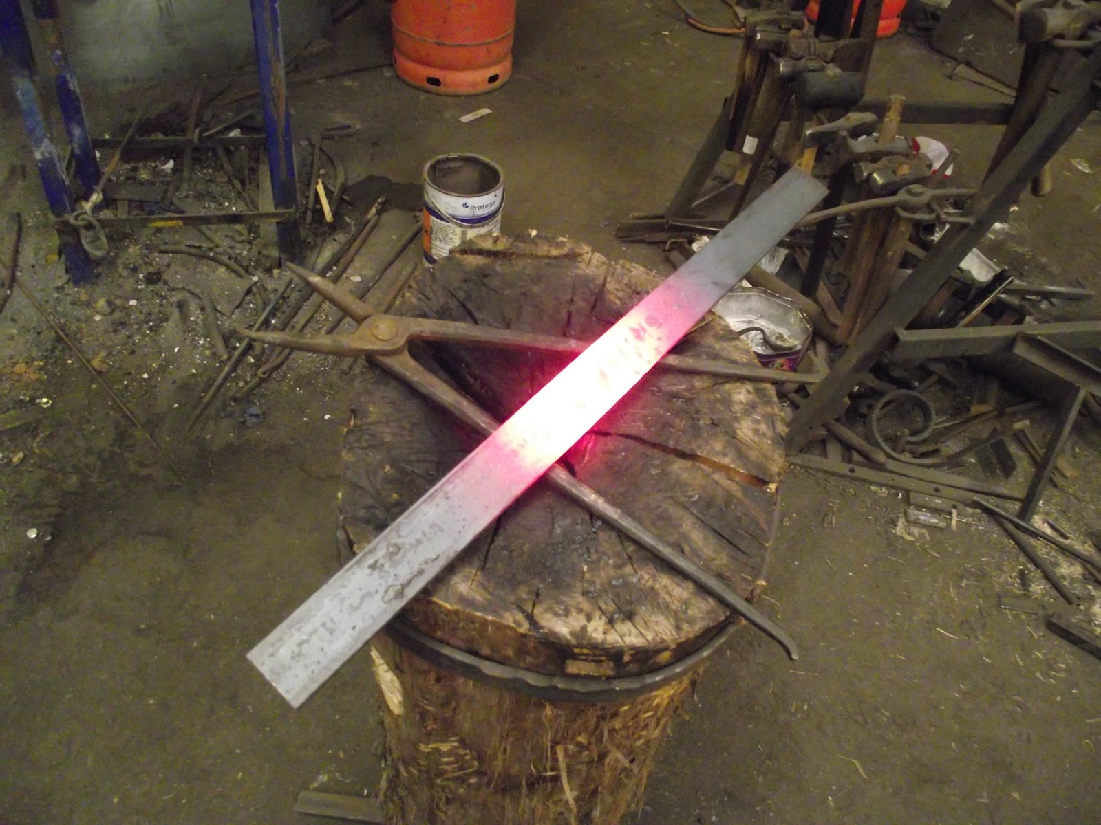 The New Hearth: Grosse Messer