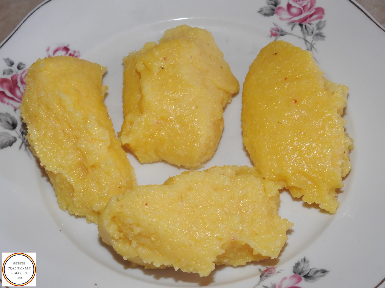 Mamaliga reteta | Retetetraditionaleromanesti.ro