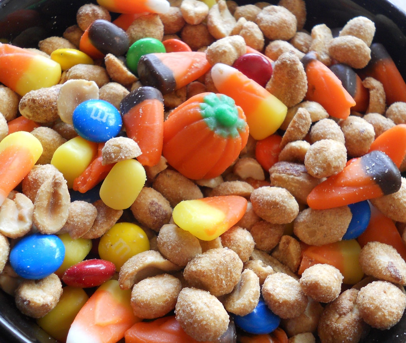 Mommy's Kitchen Creations: Autumn Harvest Trail Mix