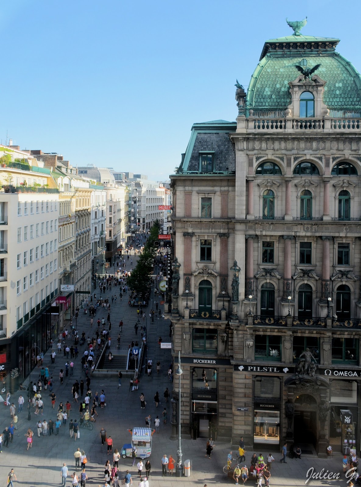 Coins du Monde: AUTRICHE - Vienne - Les rues de la capitale et le Graben