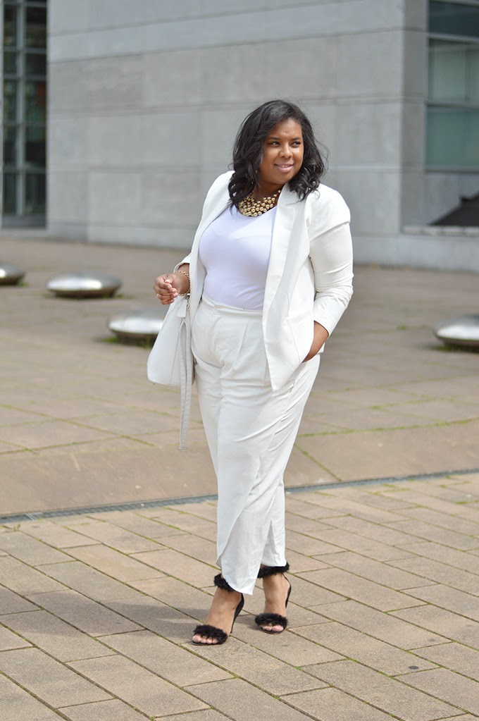 White Out | Supersize my Fashion