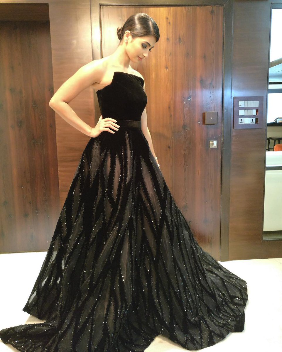 DESI ACTRESS PICTURES: POOJA HEGDE ★ Desipixer