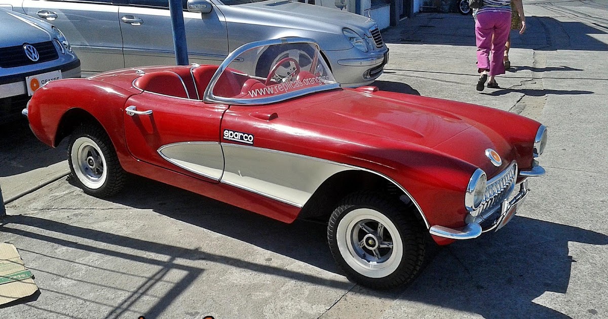 Registros Automotivos do Cotidiano: Chevrolet Corvette 1956 (Escala 2:3)