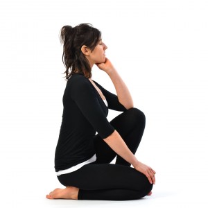 Veerasana – The Hero’s Pose - Vazhga Valamudan