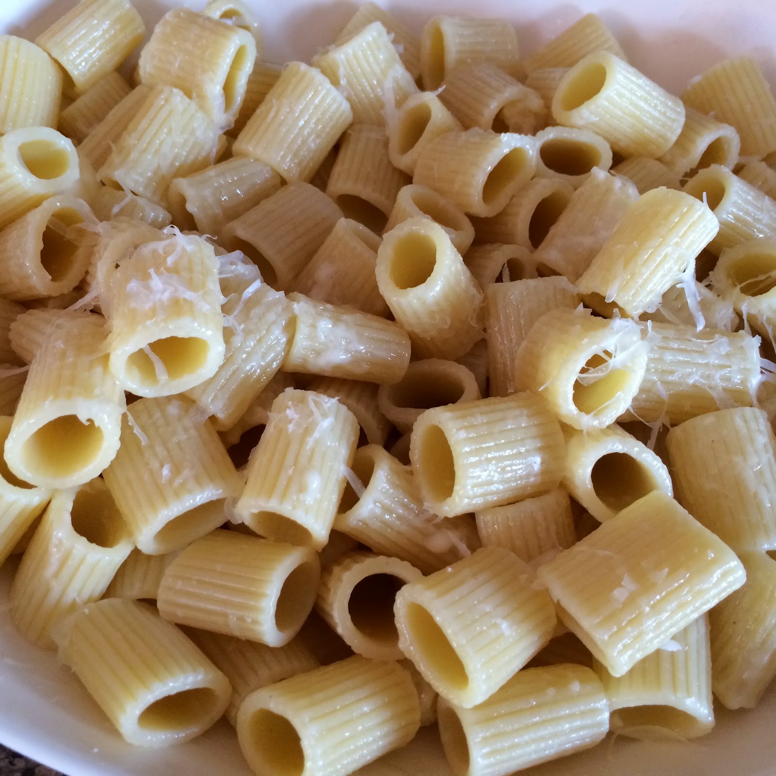 Renata's Kitchen Stories: How You Doin'? "Mezza-Mezza" Pasta