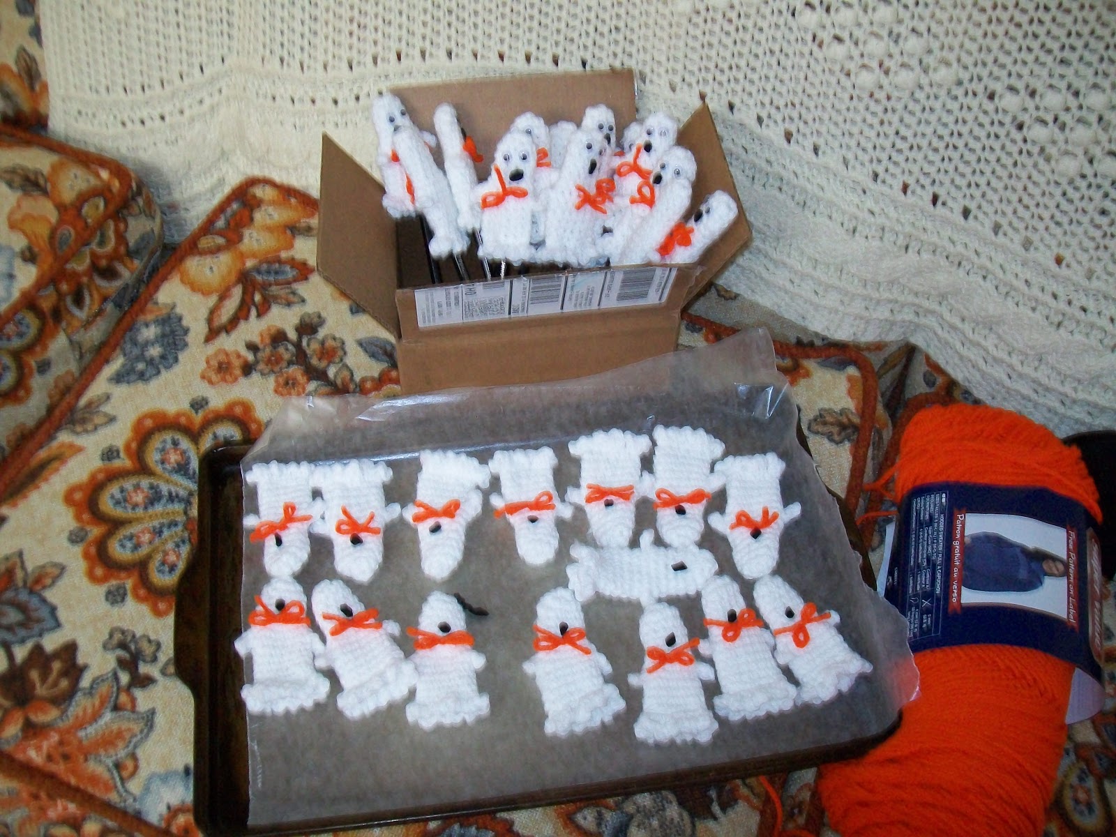 I'd Rather Be Crocheting: Ghost Pencil Toppers