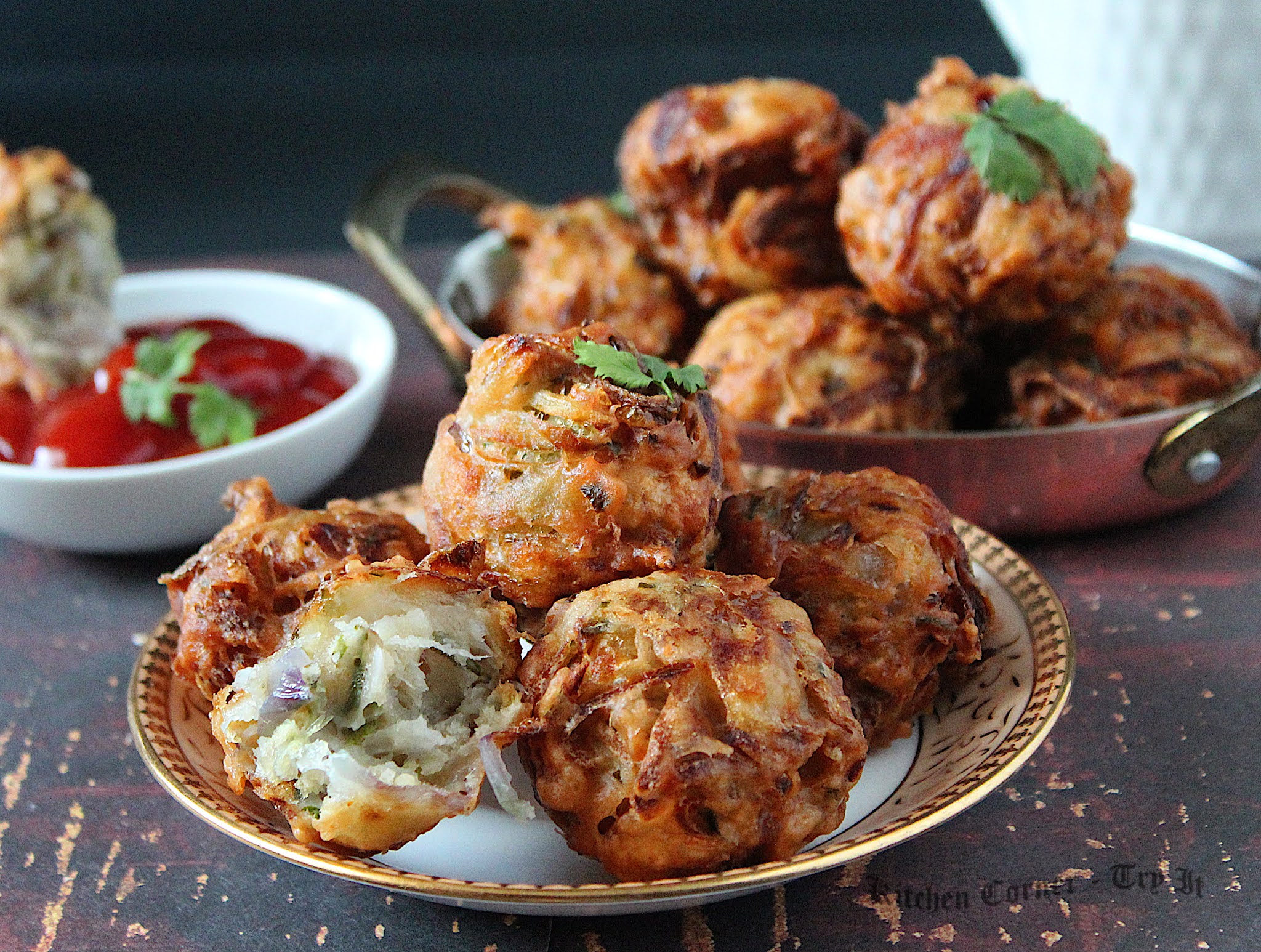 Easy Ulli Vada/ Kerala Onion Pakodas/Fritters