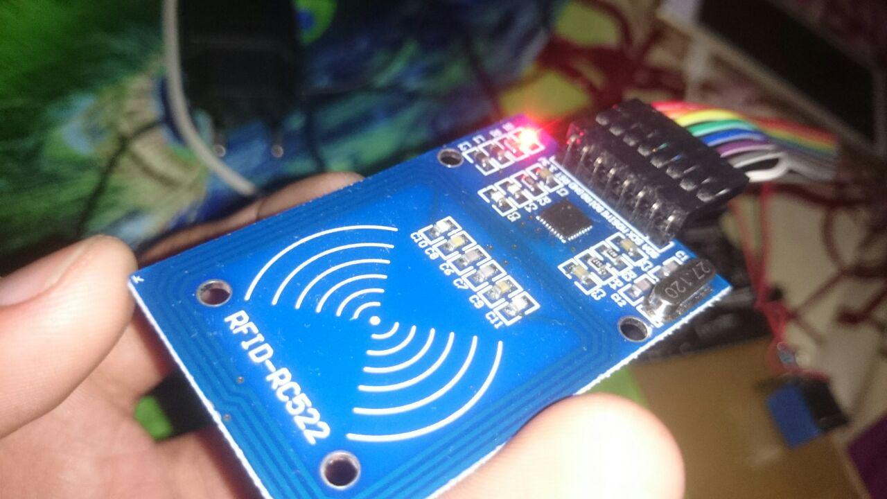 MEMBUAT KUNCI LOKER BERBASIS RFID MENGGUNAKAN ARDUINO | Farid