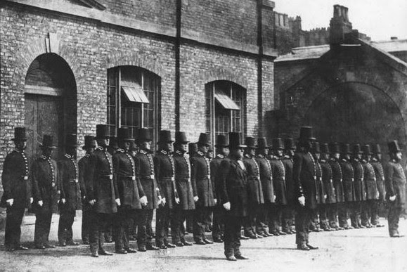 SELF EDUCATION FOR THE POLICE 1899 - a unique guide to Victorian policing