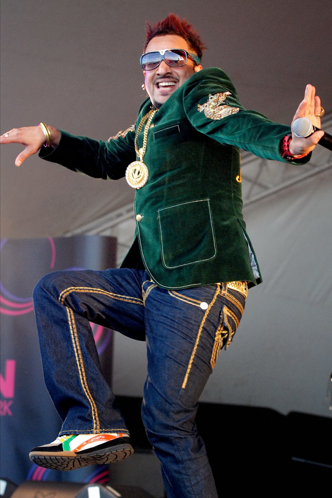 hscommunication: Jazzy B Vocal’s Atyachari for Shaadi ke Side Effects