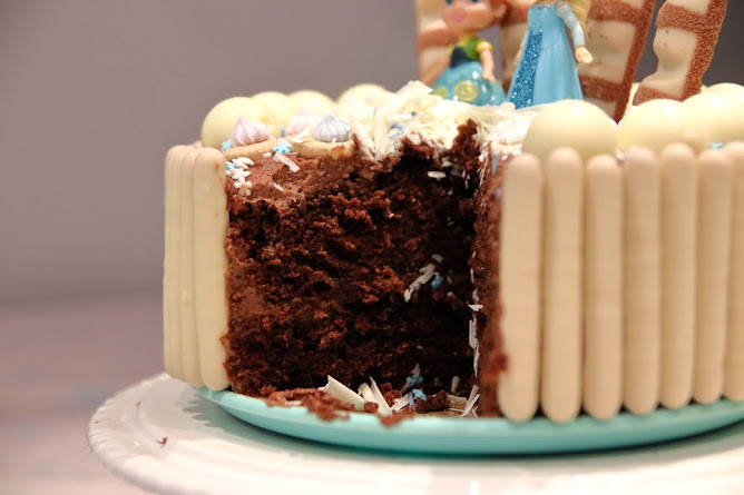 HOW TO: Easy Decoration Ideas for a DIY Frozen Cake | Treasure Every Moment