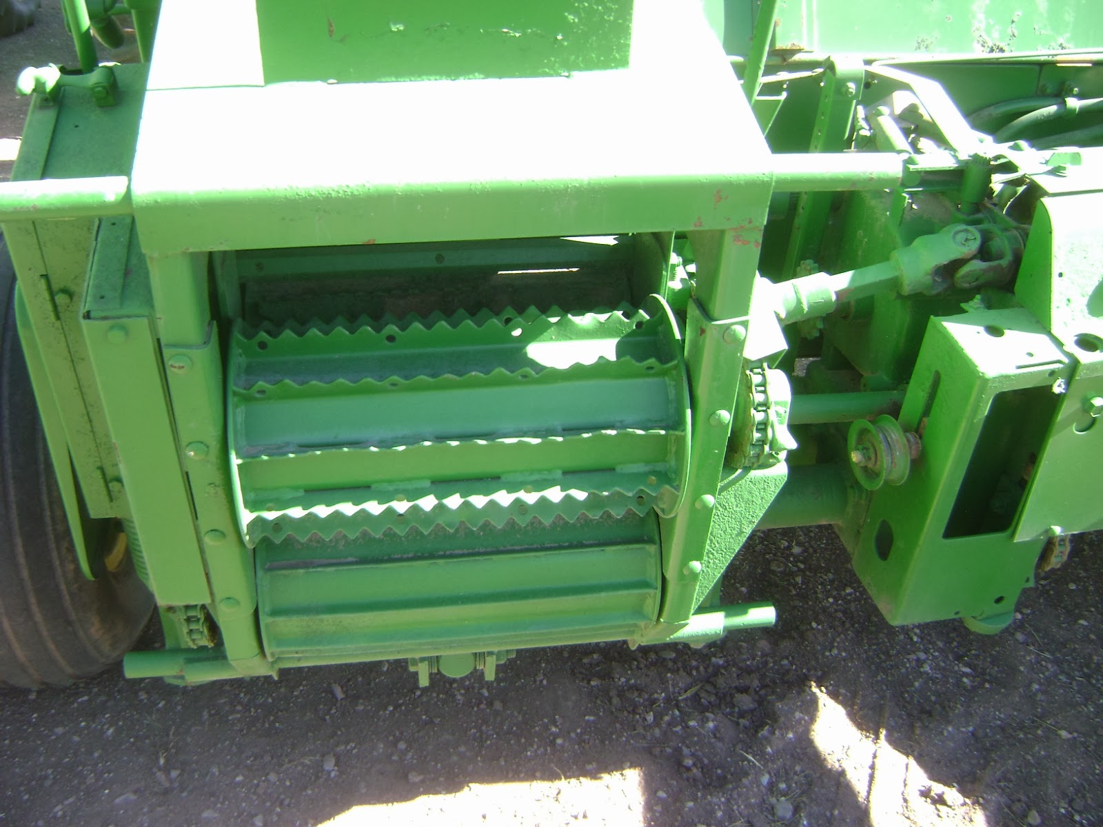 MAQUINARIA AGRICOLA INDUSTRIAL: Fotos ensiladora JD 3940 (primera parte)