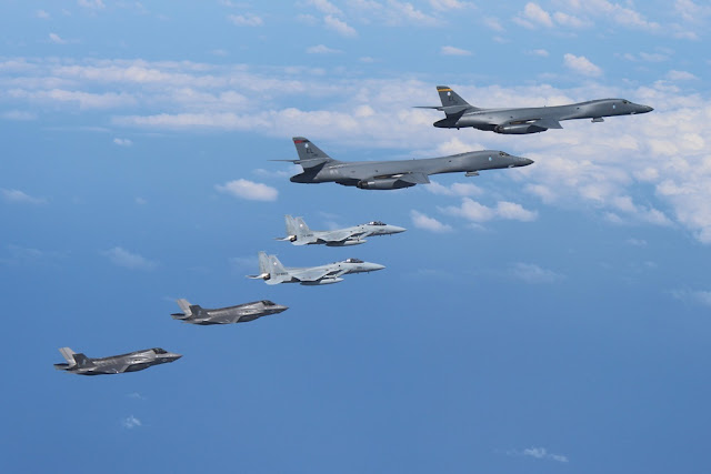 US AIRCRAFT CONDUCT SHOW OF FORCE WITH ALLIES IN RESPONSE TO NORTH ...