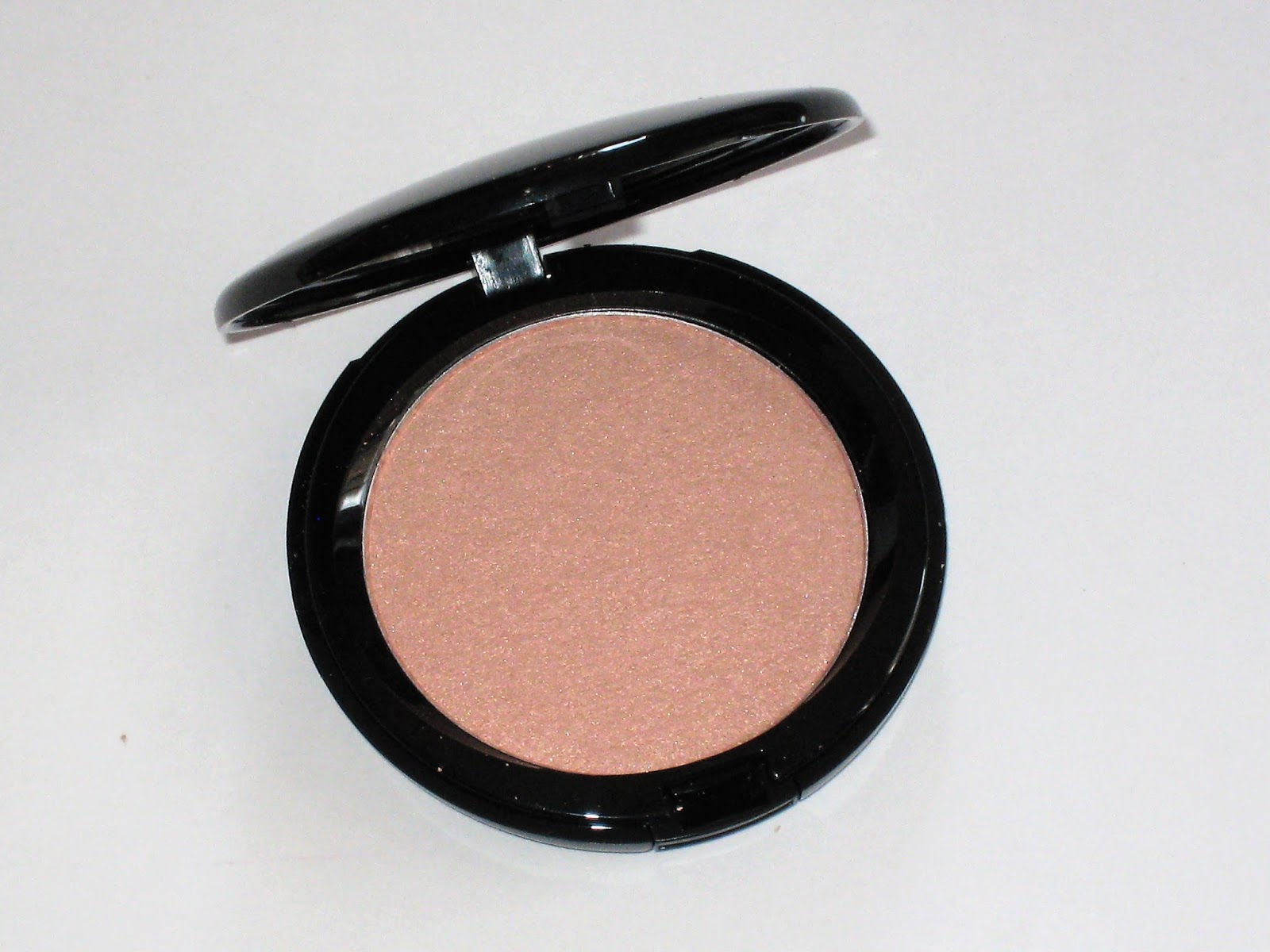 Erica's Fashion & Beauty: Avon True Color Moonlit Highlighting Powder ...