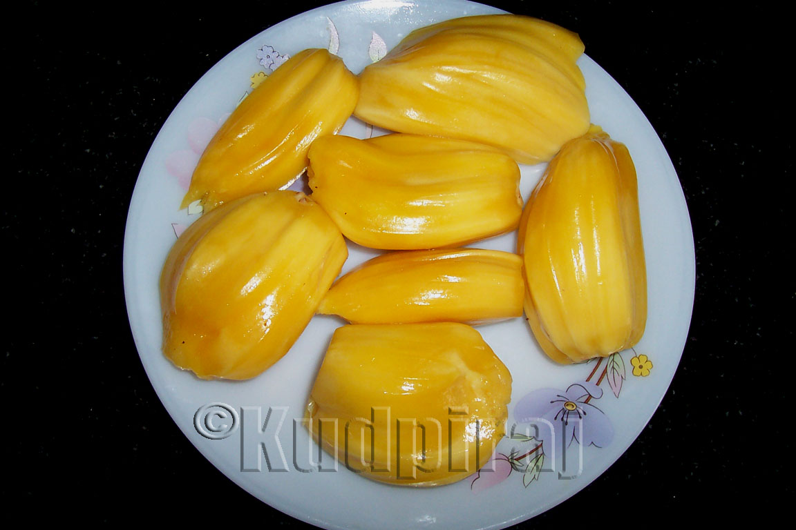 Kudpiraj's Garam Tawa: Seasonal Fruits from Private Lands