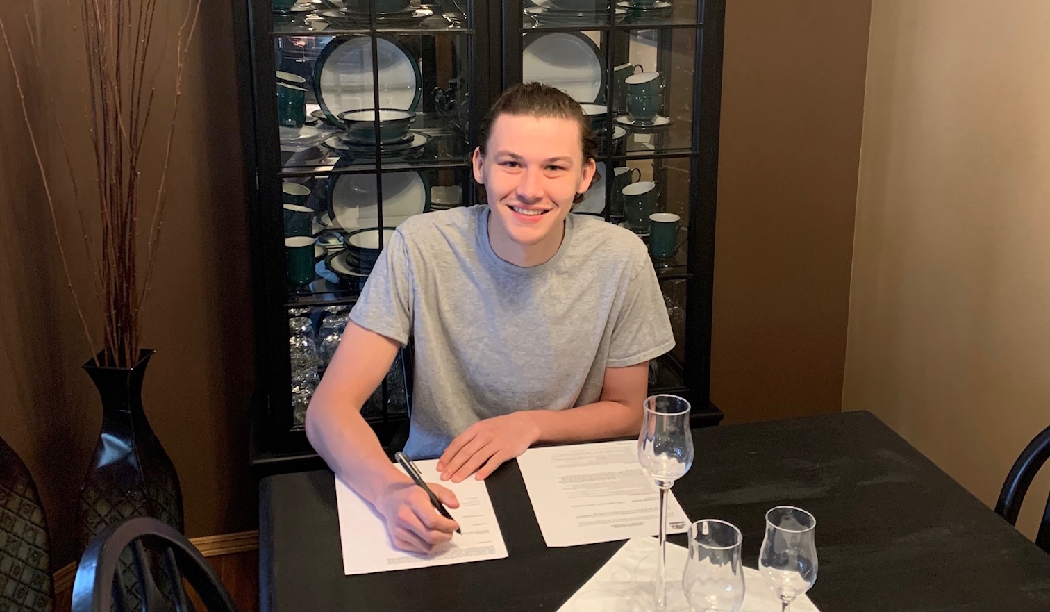 Dakota's Matthew Foreman Commits to Calgary Dinos Men's Basketball Team ...