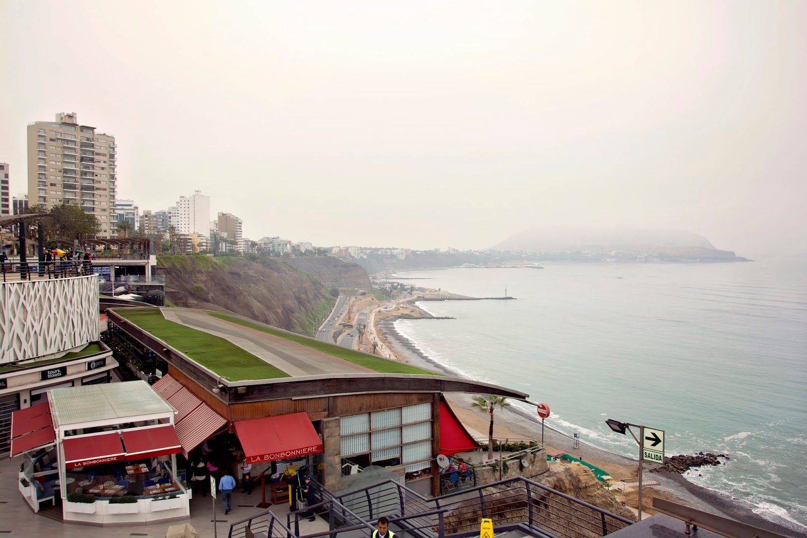 Mi pequeño gran mundo: Paseando por Miraflores: Larcomar + barrancas ...