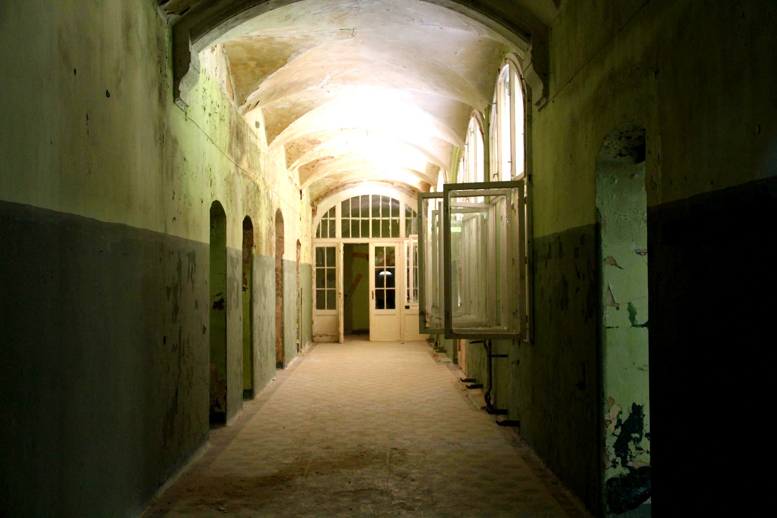 Haunted by history, the ghosts of Beelitz-Heilstätten - Abandoned Berlin