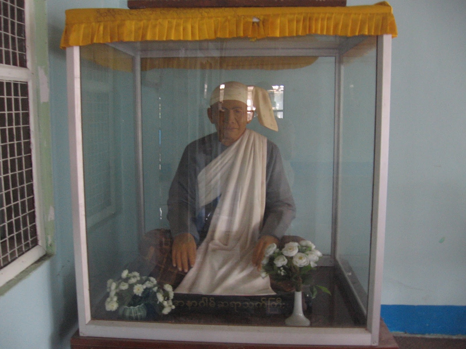 Burma Dhamma: Why did Saya Thet Gyi Give White Scarves to Meditators?