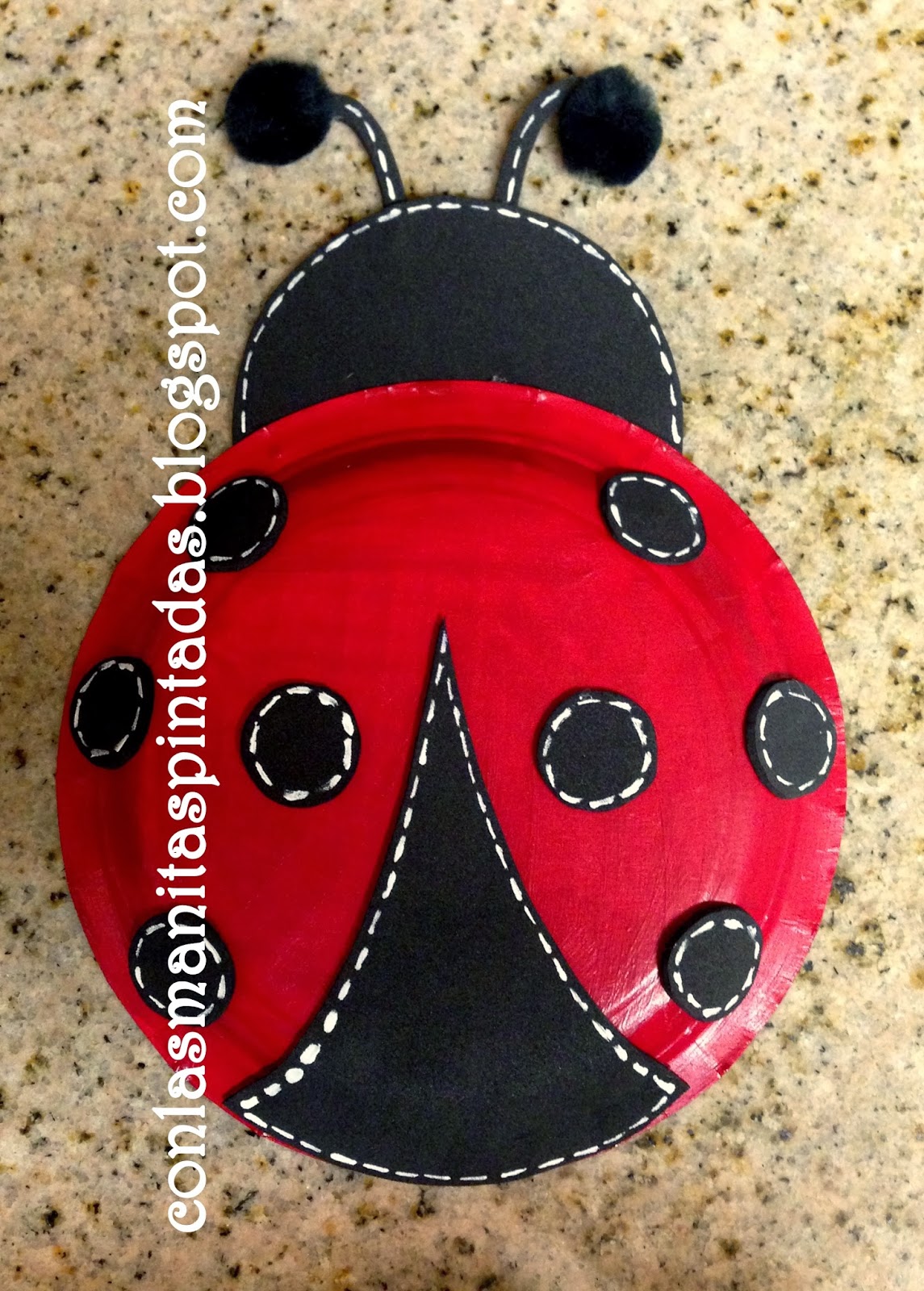 Con las manitas pintadas: Como hacer una catarina con un plato de papel ...