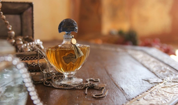 Sàkomar World: Recensione di "Il sentiero dei profumi" di Cristina Caboni