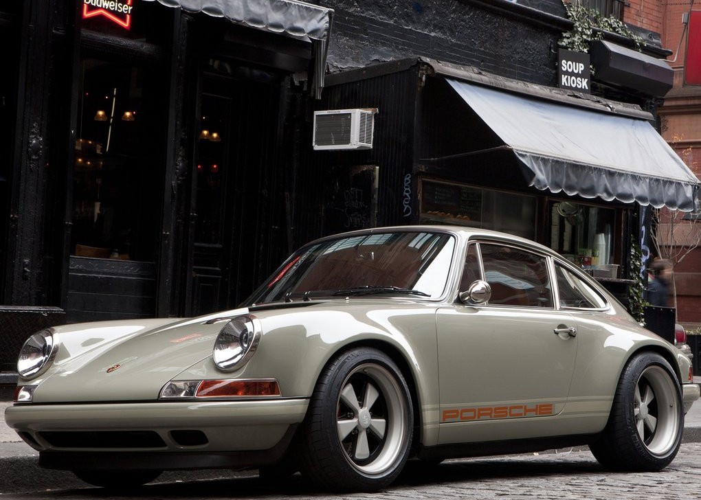 Extreme Machines.: Singer 911, Bringing back History.