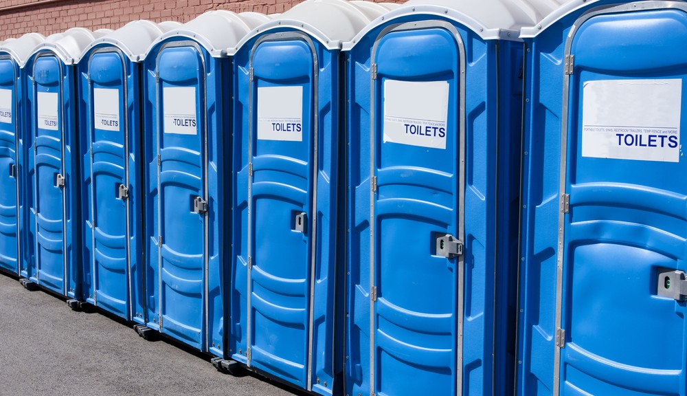6 Ways in Which You Can Benefit from Using a Portable Loo