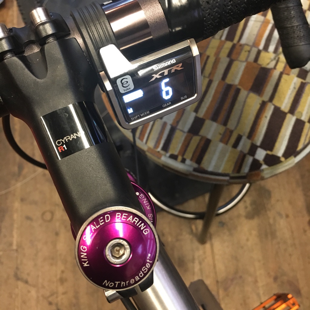 新着情報"Di2 & E-TUBE PROJECT"