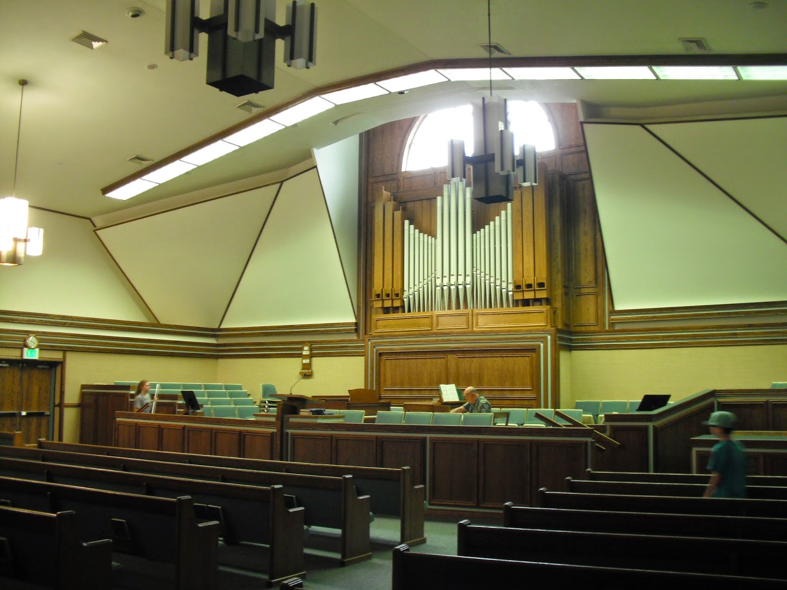 Historic LDS Architecture: Oak Hills Stake Center