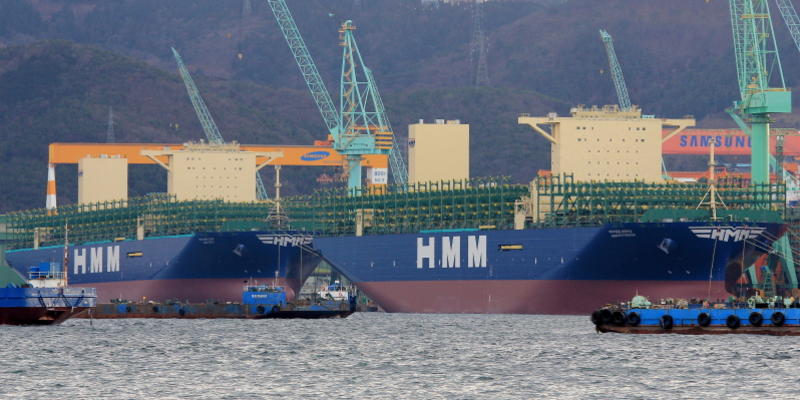 Antwerpse haven - Proud to be a docker: Grootste containerschip ter ...