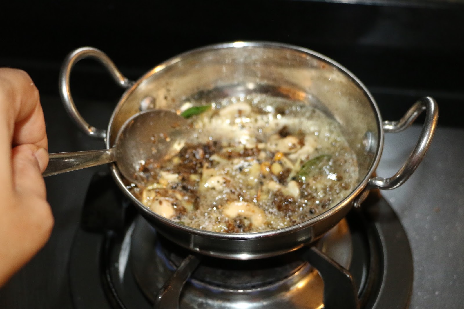 Thonnai Idli - Nee's Kitchen