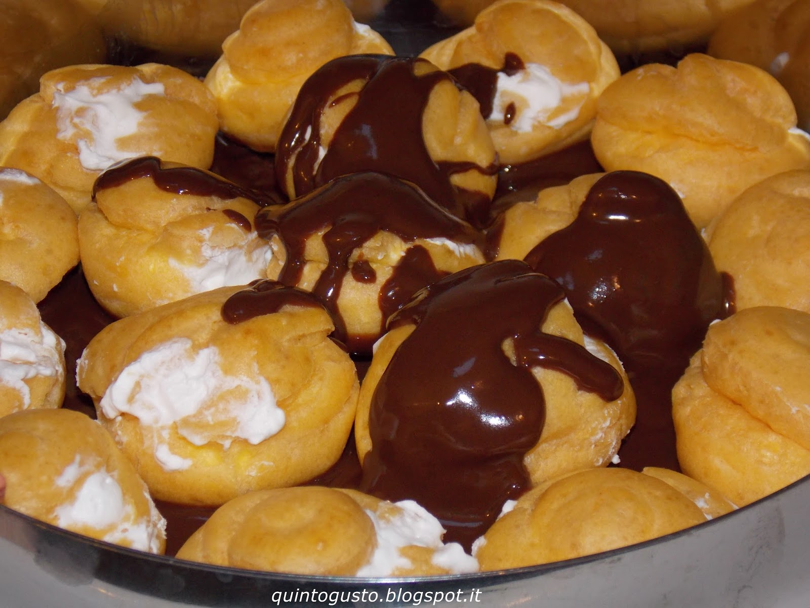 Torta profiteroles | Apriti Sesamo - Cucina greca e non solo