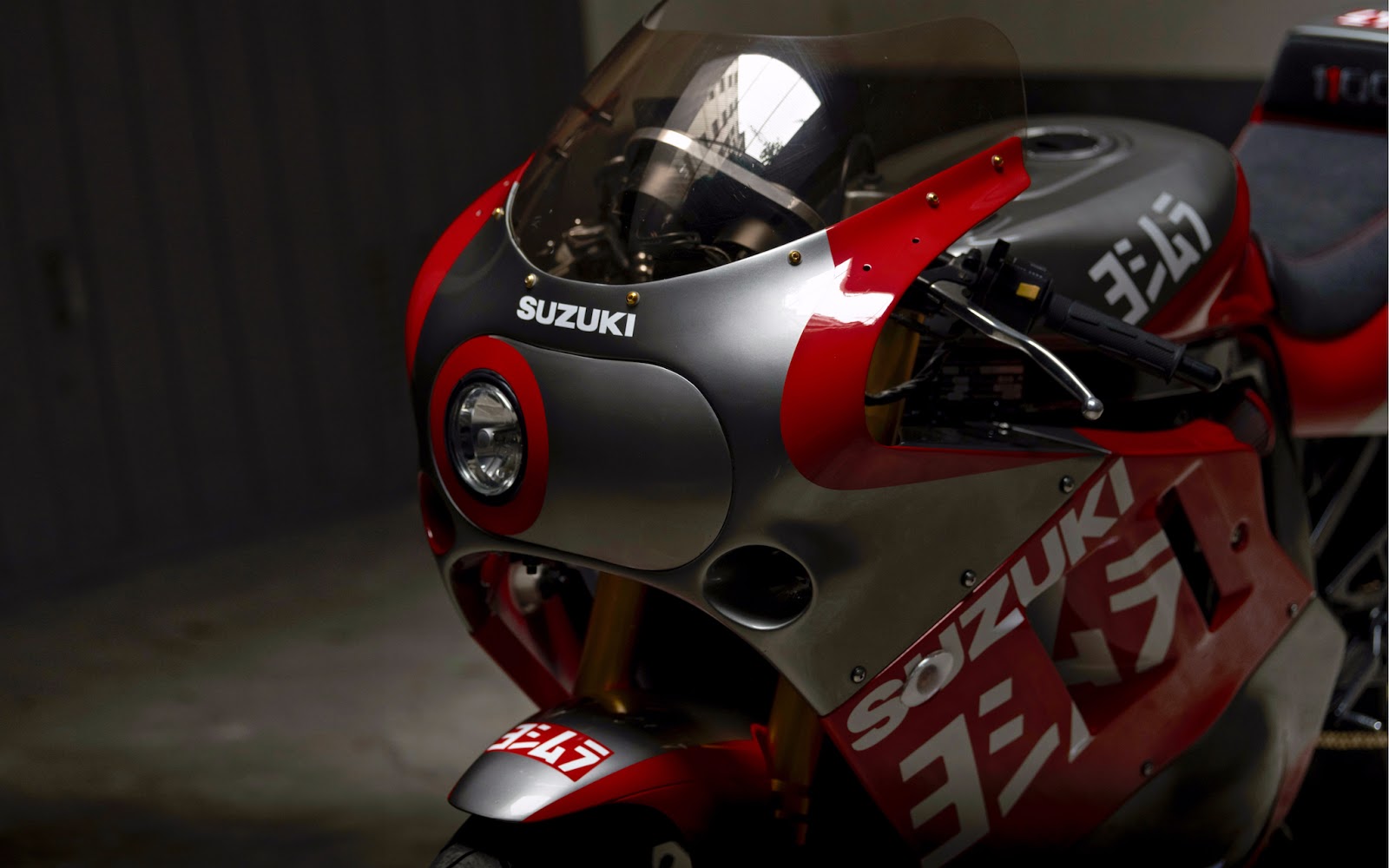 Japan Night Super Gixxer - Inazuma café racer