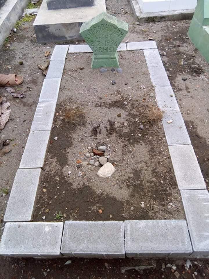 Inilah Makam Penyusun IQRO', K.H As'ad Humam