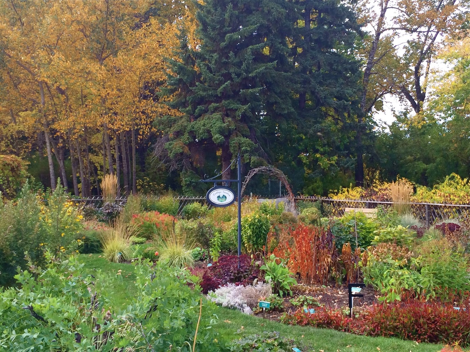 LIVING THE GARDENING LIFE: St. Albert Botanical Park - a gem in the ...