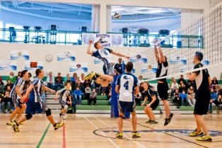 Cara Melakukan Teknik Smash (Spike) Dalam Permainan Bola Voli - Edukasi ...