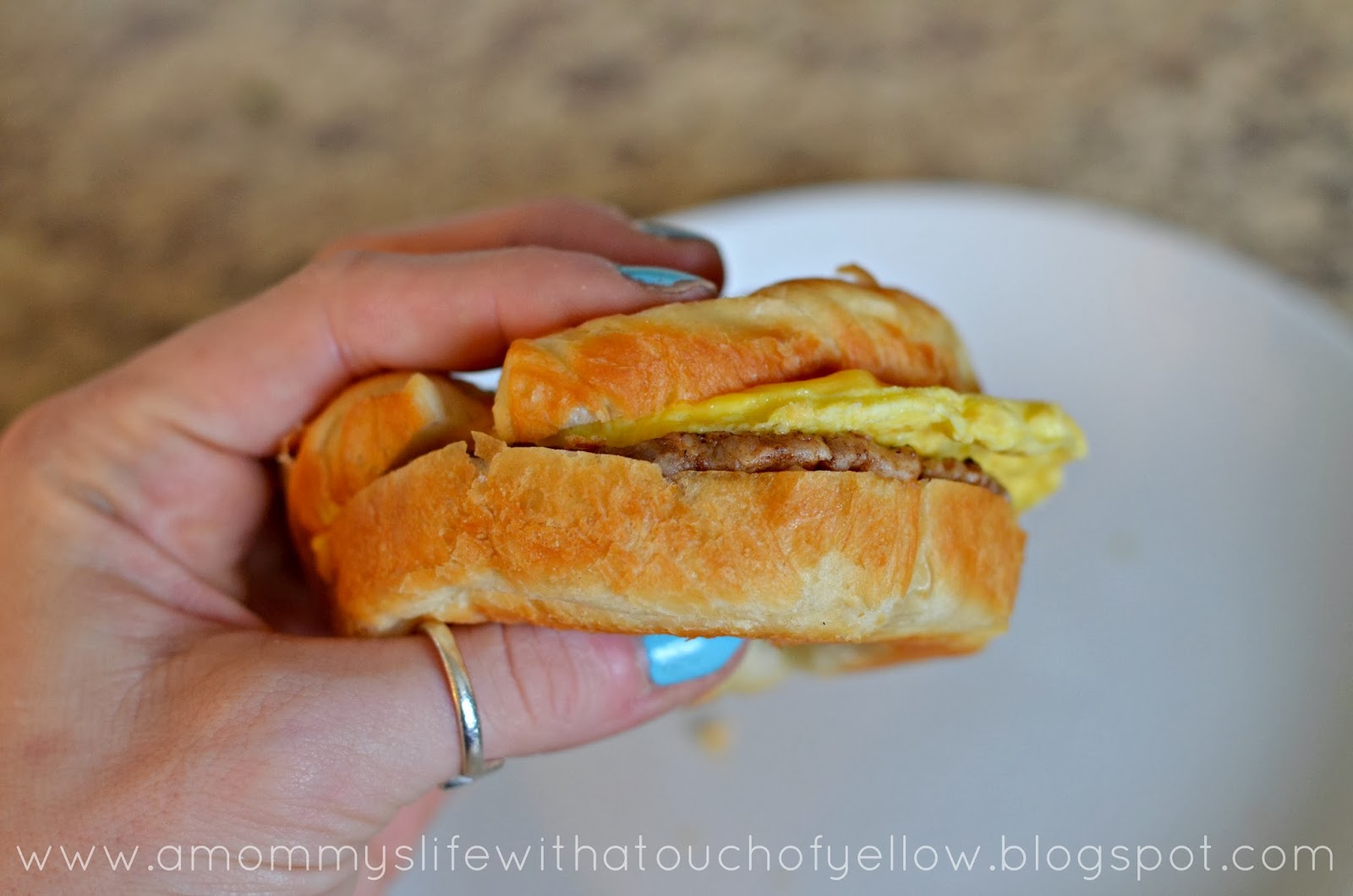 A mommy's life...with a touch of YELLOW: Jimmy Dean Redbox Breakfast on ...